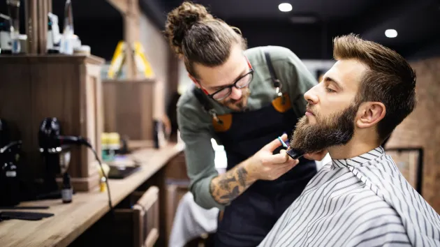 Check employment status if you work in hair and beauty | Business Wales